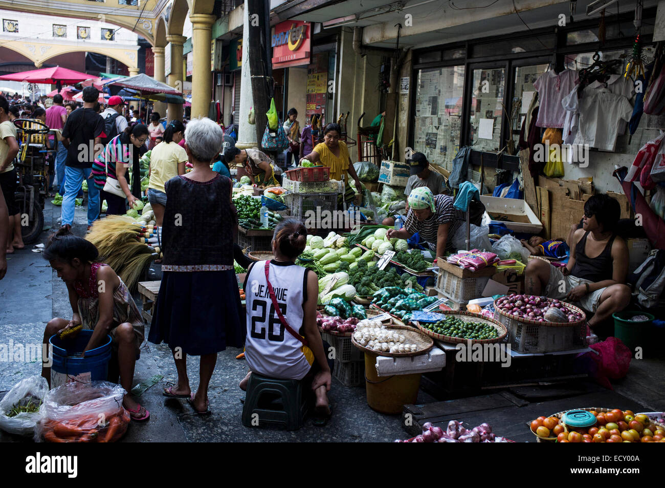 Market quiapo manila philippines hi-res stock photography and images ...