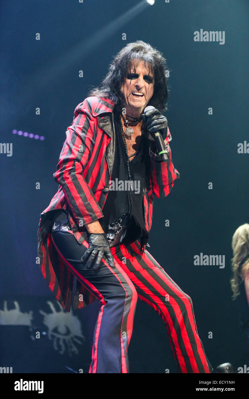 Alice cooper face hi-res stock photography and images - Alamy