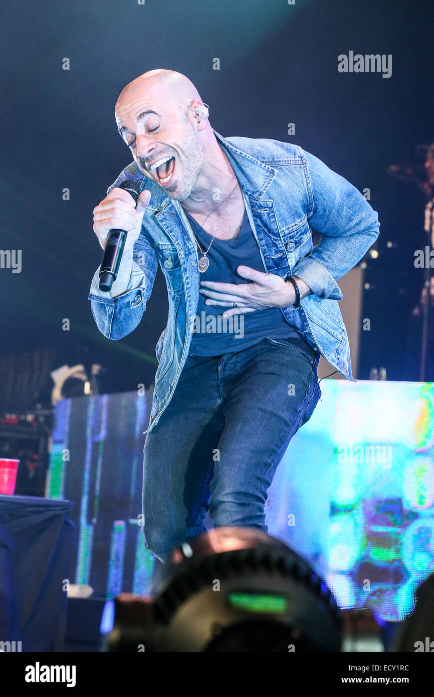 Music Artist Chris Daughtry Stock Photo - Alamy