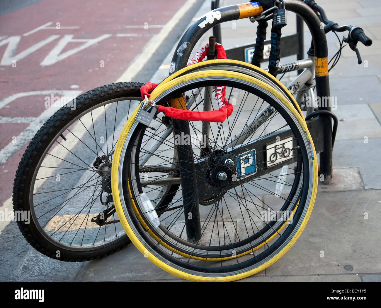 Tethered workers hi-res stock photography and images - Alamy