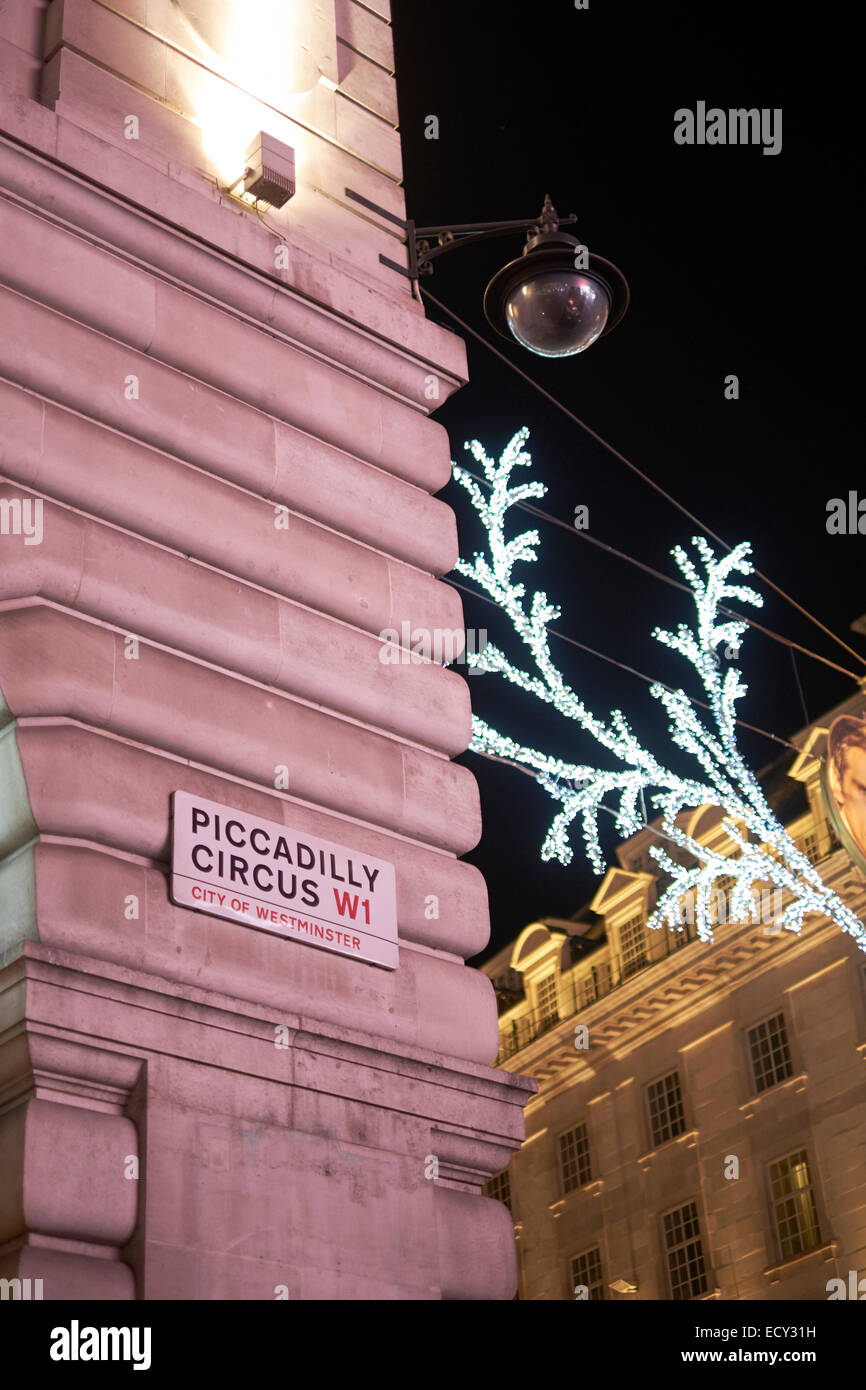 Piccadilly circus w1 street hi-res stock photography and images - Alamy