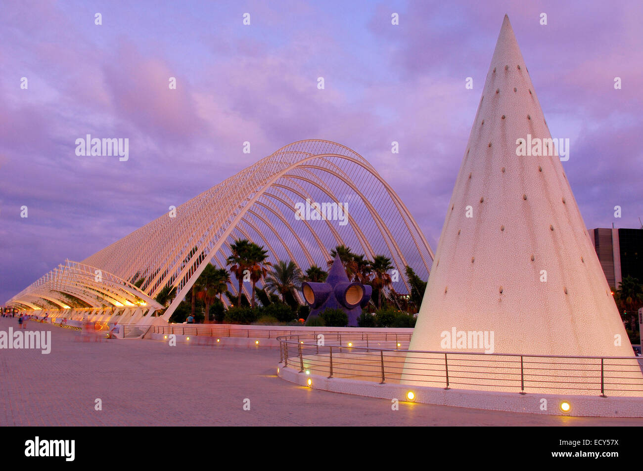 Umbracle at night hi-res stock photography and images - Alamy