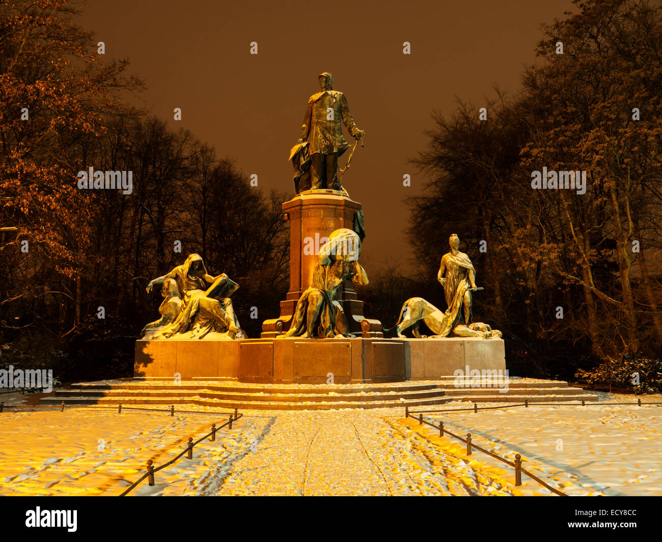 bismarck statue in berlin by night in winter Stock Photo - Alamy