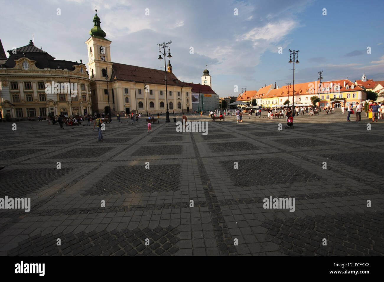 Romania square hi-res stock photography and images - Alamy