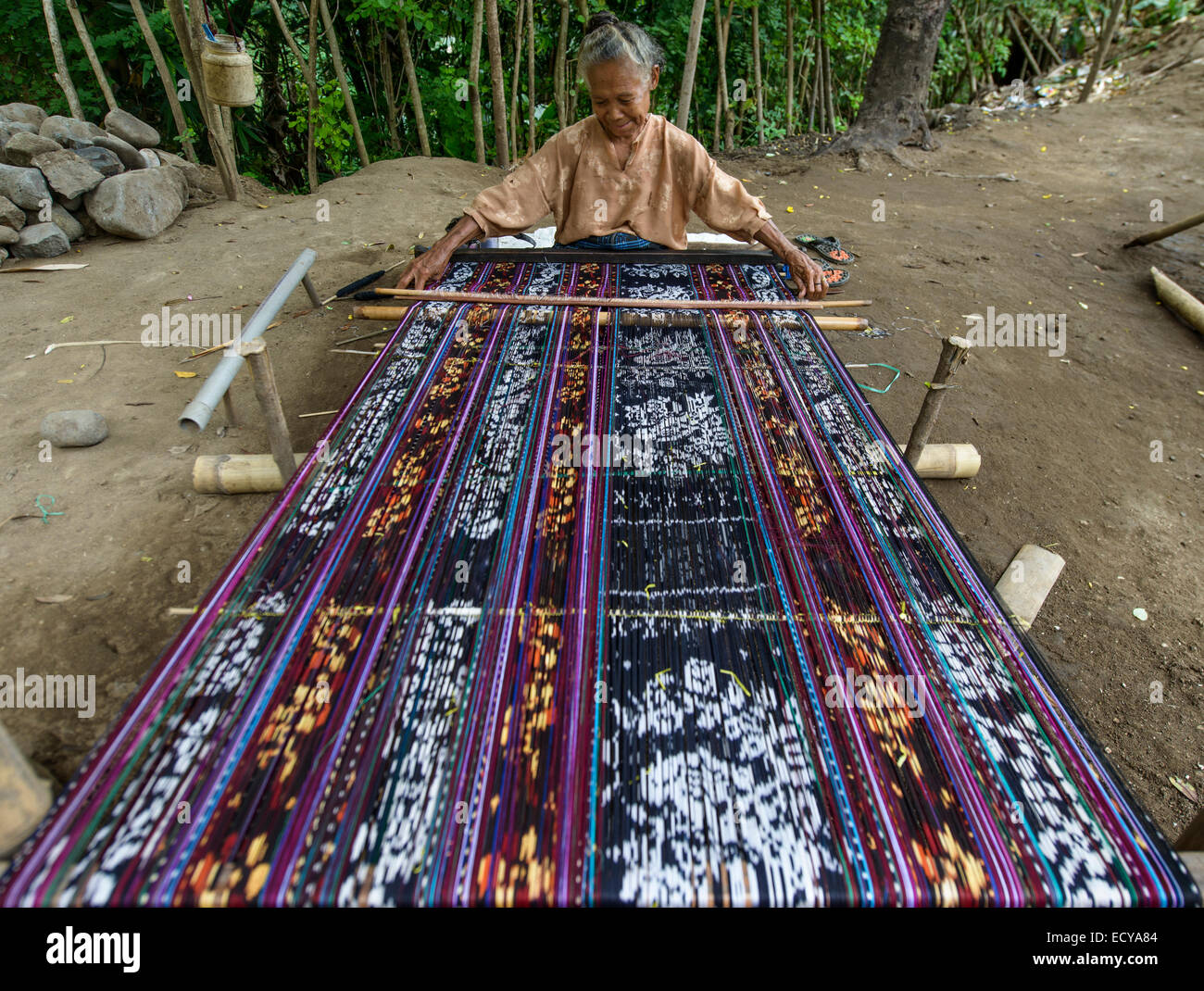 Traditional clothes timor hi-res stock photography and images - Alamy
