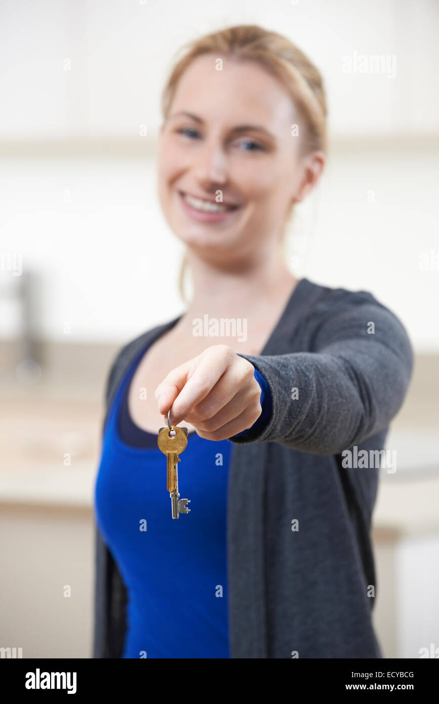 Woman house keys hi-res stock photography and images - Alamy