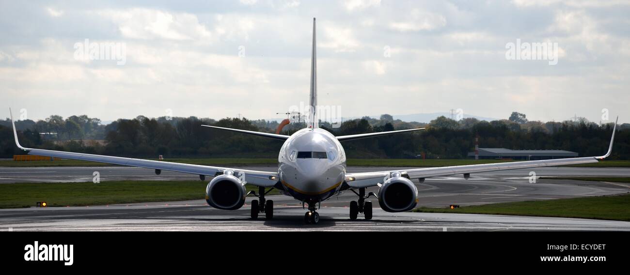 Aircraft Front View at Manchester Airport Stock Photo - Alamy