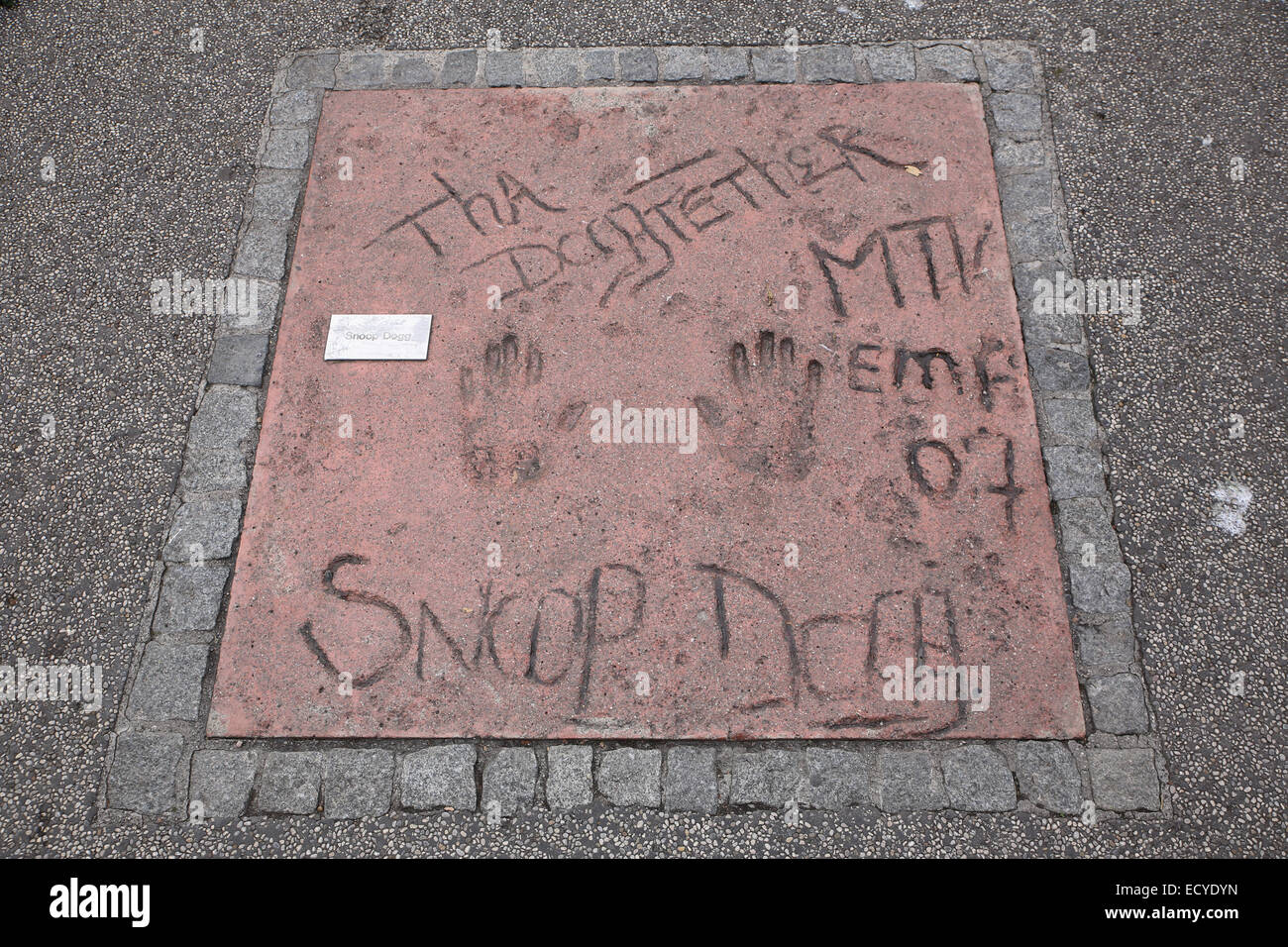 snoop dog handprints munich Olympiapark germany Stock Photo - Alamy