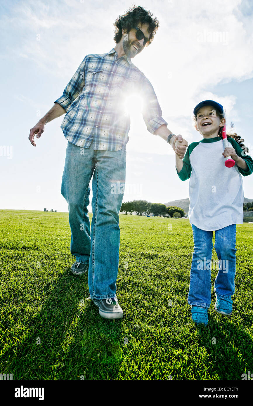 Father daughter holding hands walking hi-res stock photography and ...