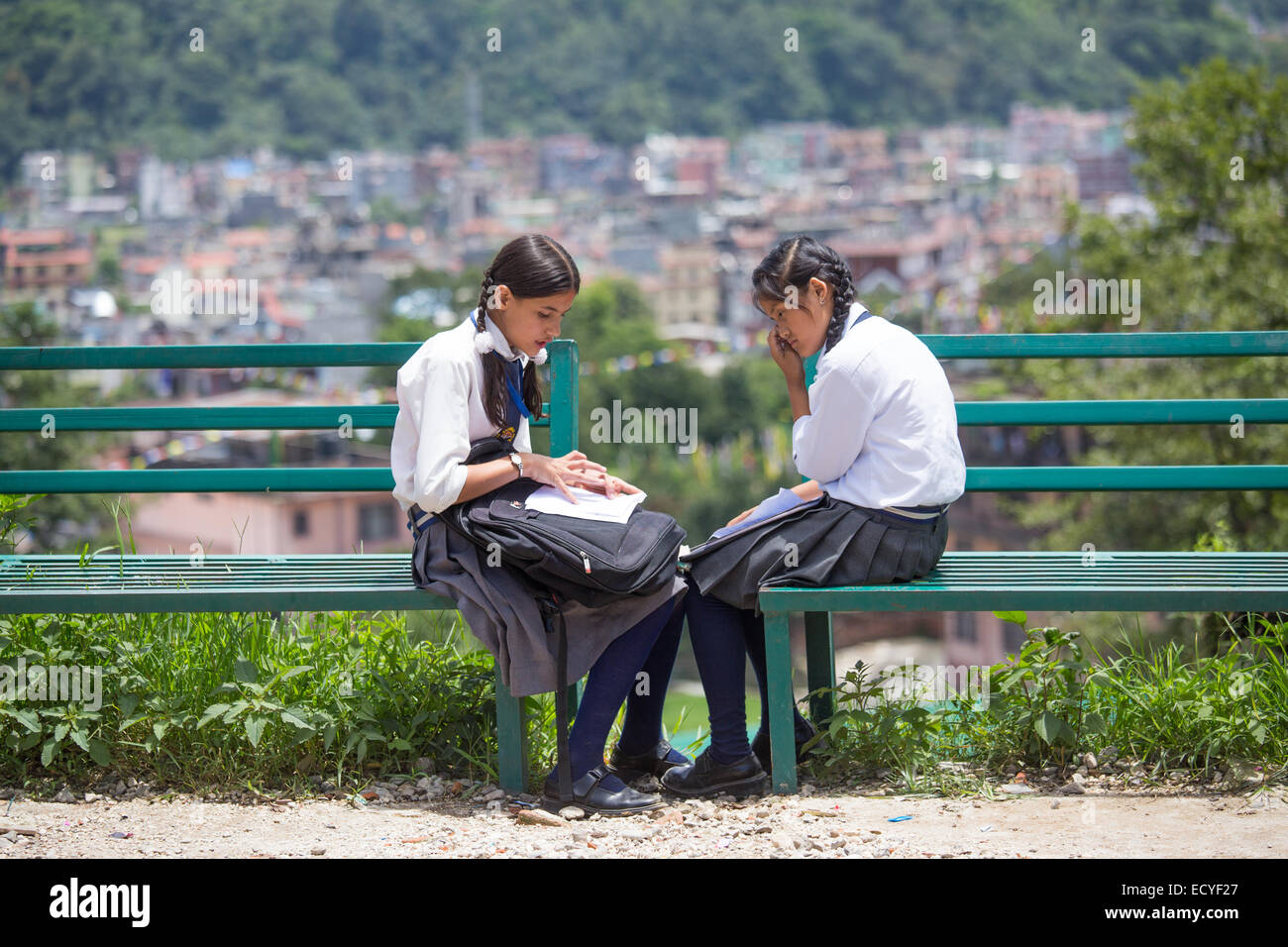Schoolgirls in uniform hi-res stock photography and images - Alamy