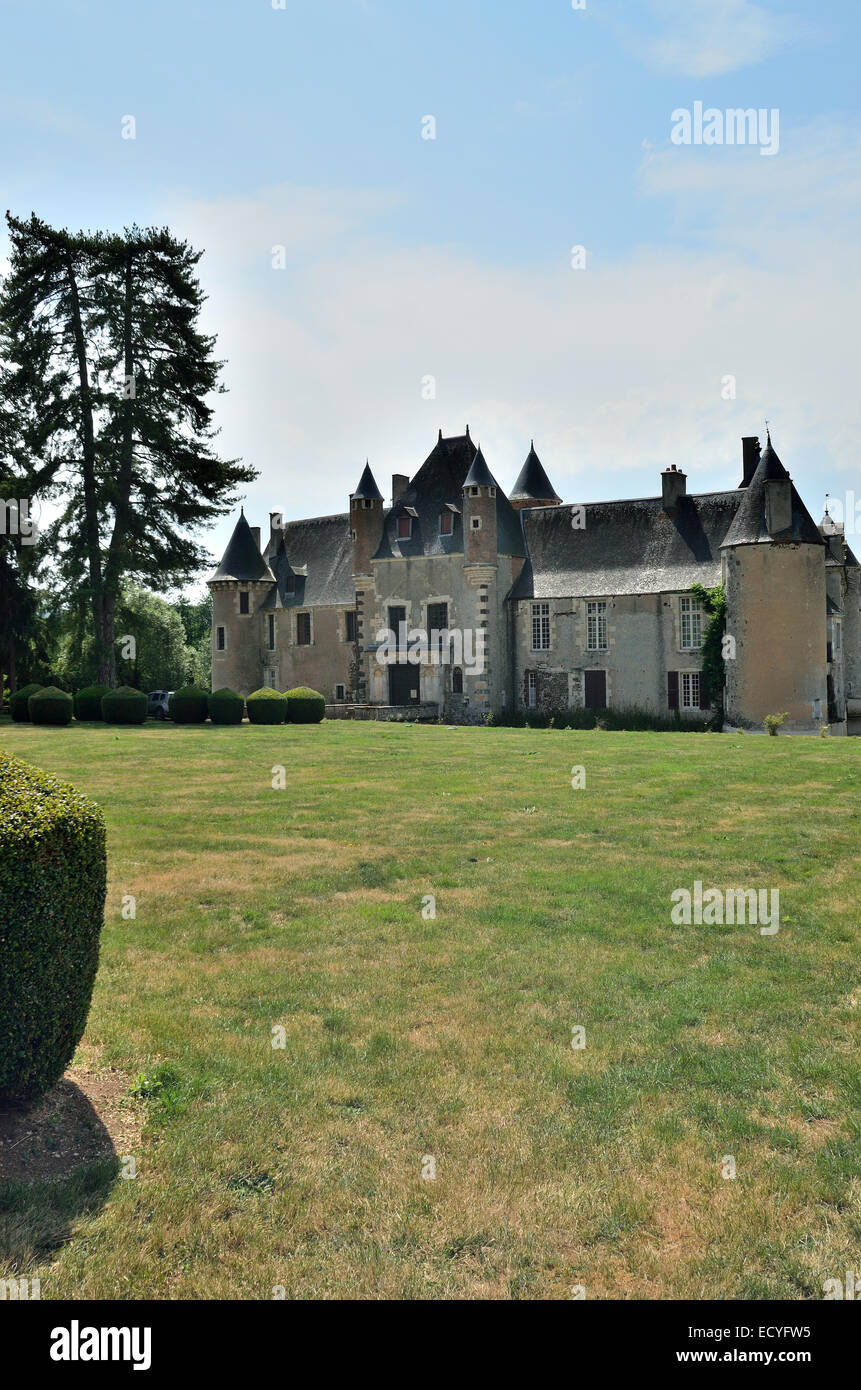 A la découverte du chateau de Boucard, au coeur des vignobles du coeur ...