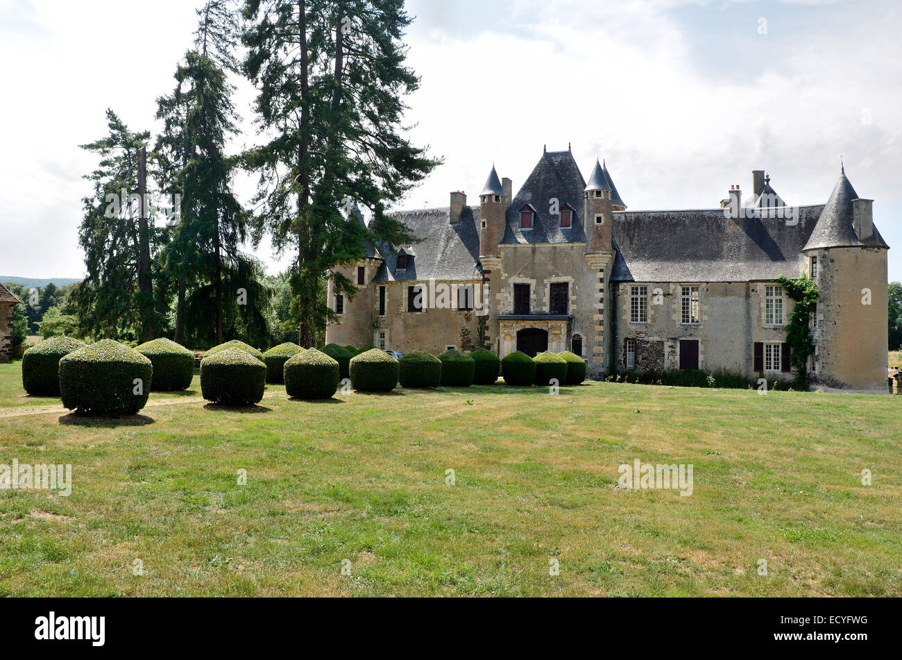 A la découverte du chateau de Boucard, au coeur des vignobles du coeur ...