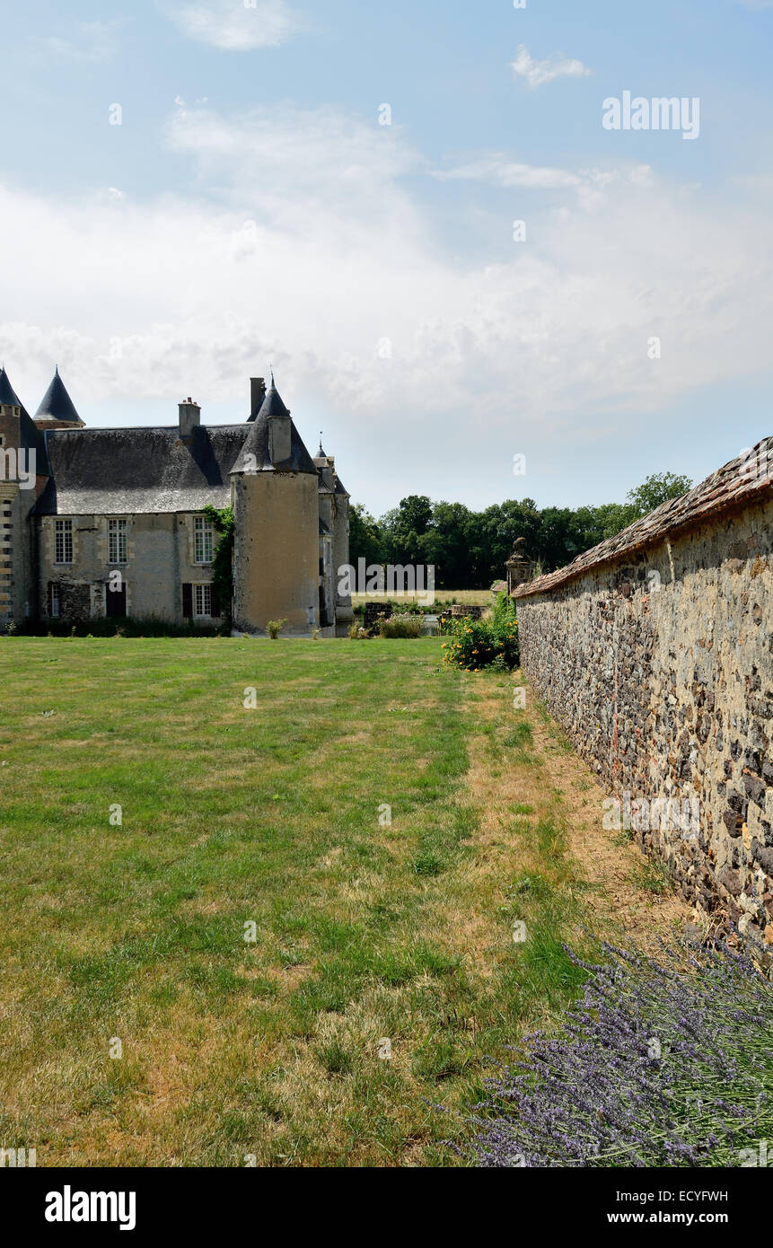 A la découverte du chateau de Boucard, au coeur des vignobles du coeur ...