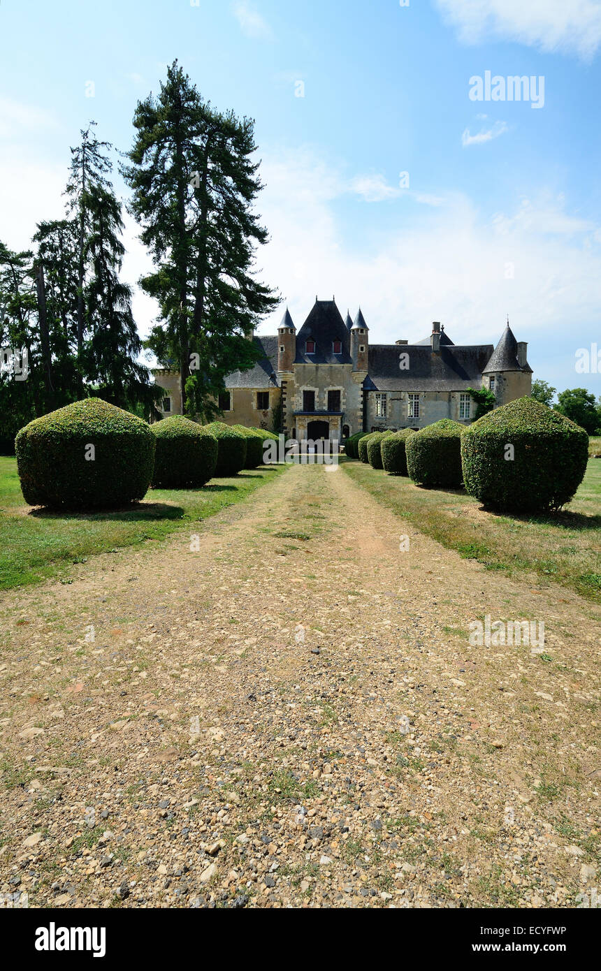 A la découverte du chateau de Boucard, au coeur des vignobles du coeur ...
