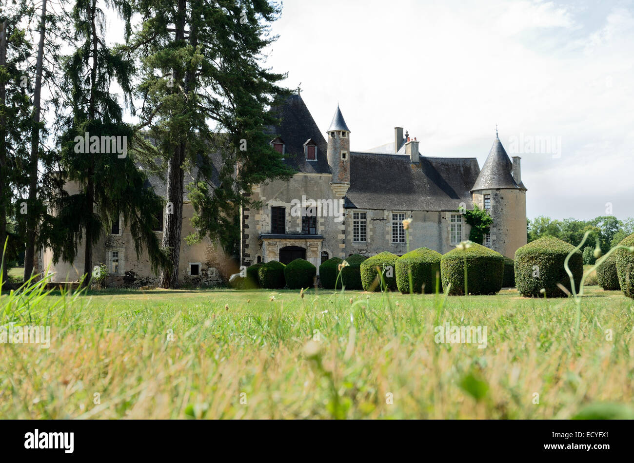 A la découverte du chateau de Boucard, au coeur des vignobles du coeur ...