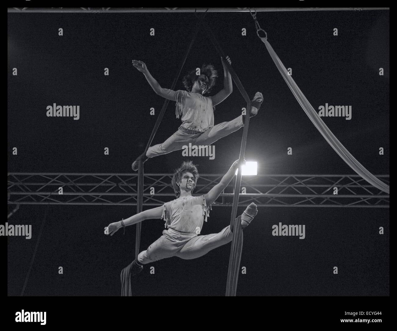 Circus troupe hi-res stock photography and images - Alamy