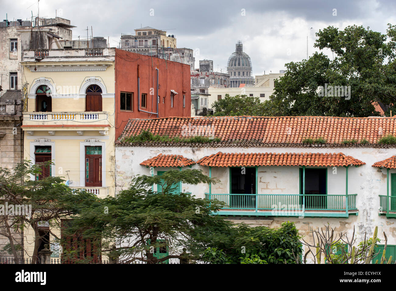 Old and shabby buildings in Havana, Cuba Stock Photo - Alamy