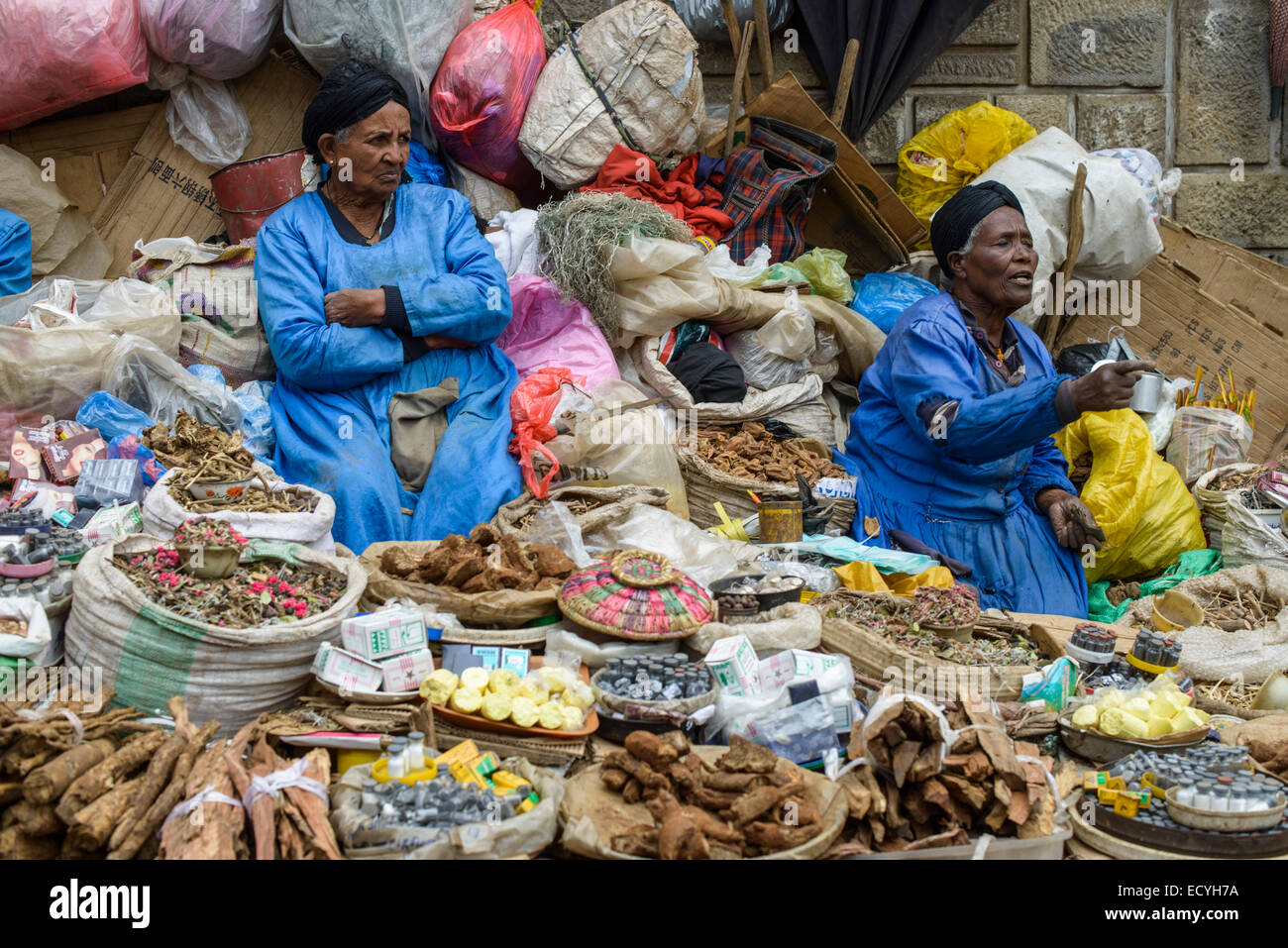 Women selling herbs and spices, Mercato of Addis Abeba, Ethiopia Stock ...