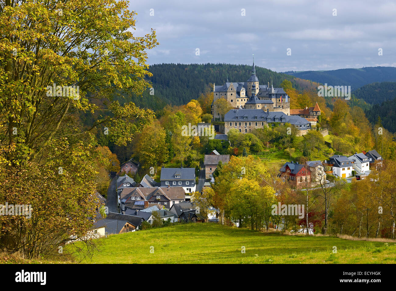 View Lauenstein Castle Stock Photos & View Lauenstein Castle Stock ...