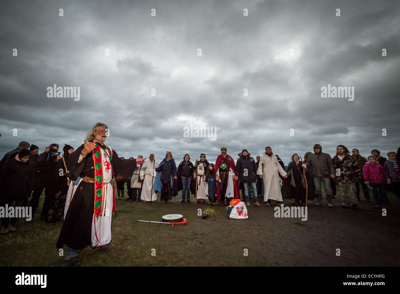 Wiltshire, UK. 22nd Dec, 2014. Winter Solstice at Stonehenge Credit ...
