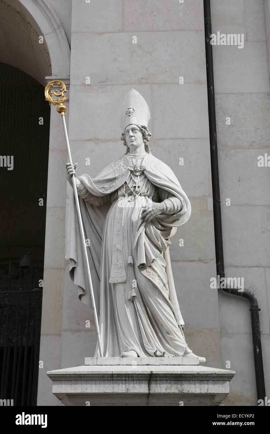 Salzburg Cathedral entrance sculpture Stock Photo - Alamy
