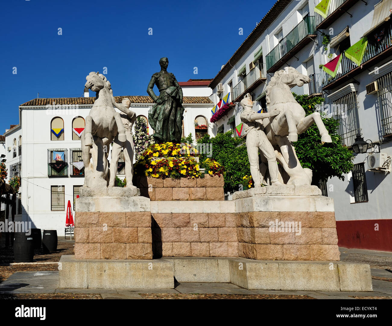 the monument to bullfighter Manolete, sculptor Manuel Alvarez Laviada ...