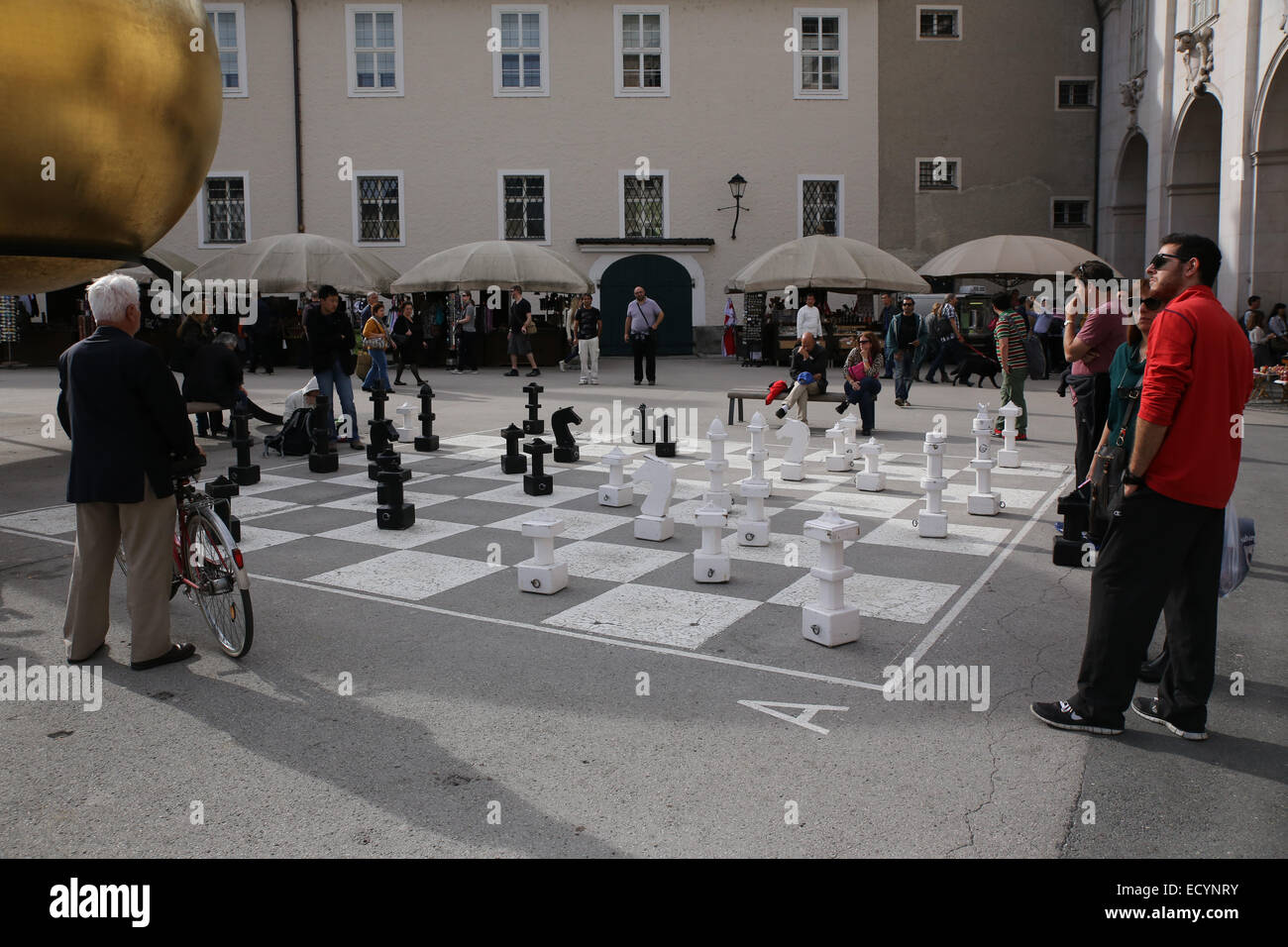 Giant chess board hi-res stock photography and images - Alamy