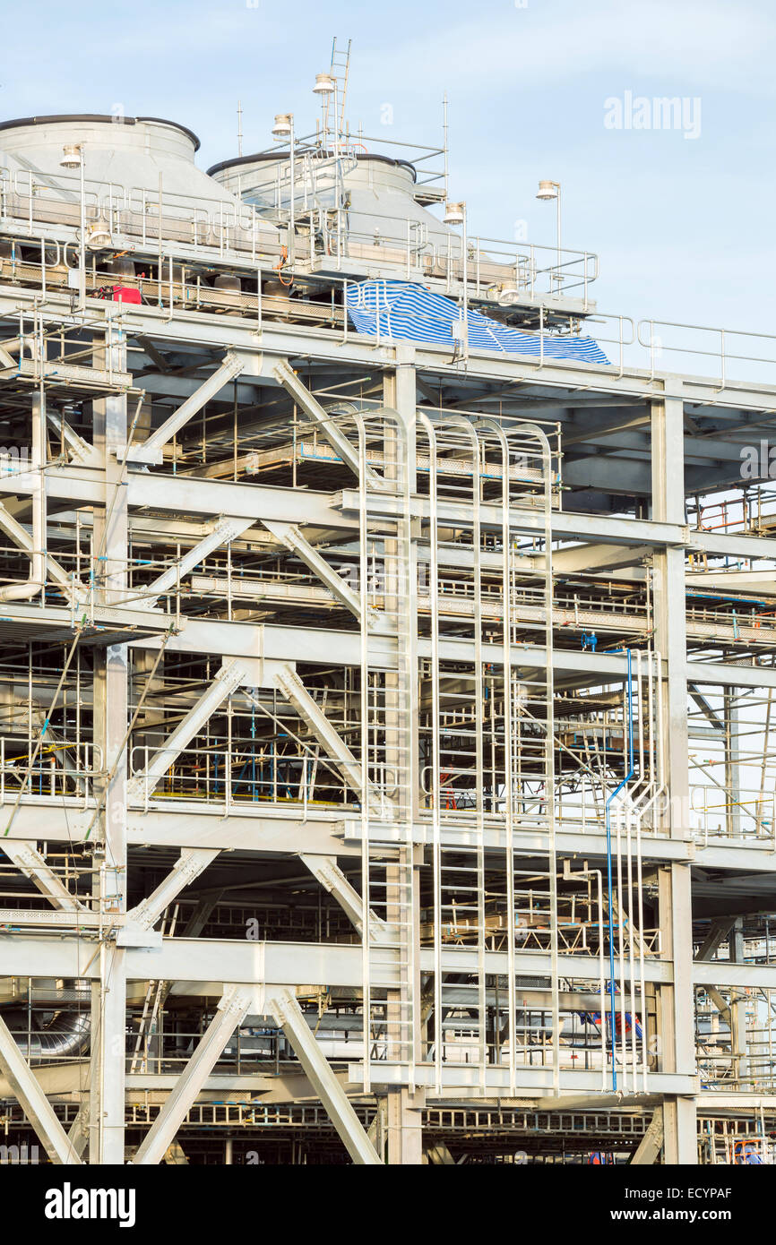 Assembling of liquefied natural gas Refinery Factory with LNG storage ...