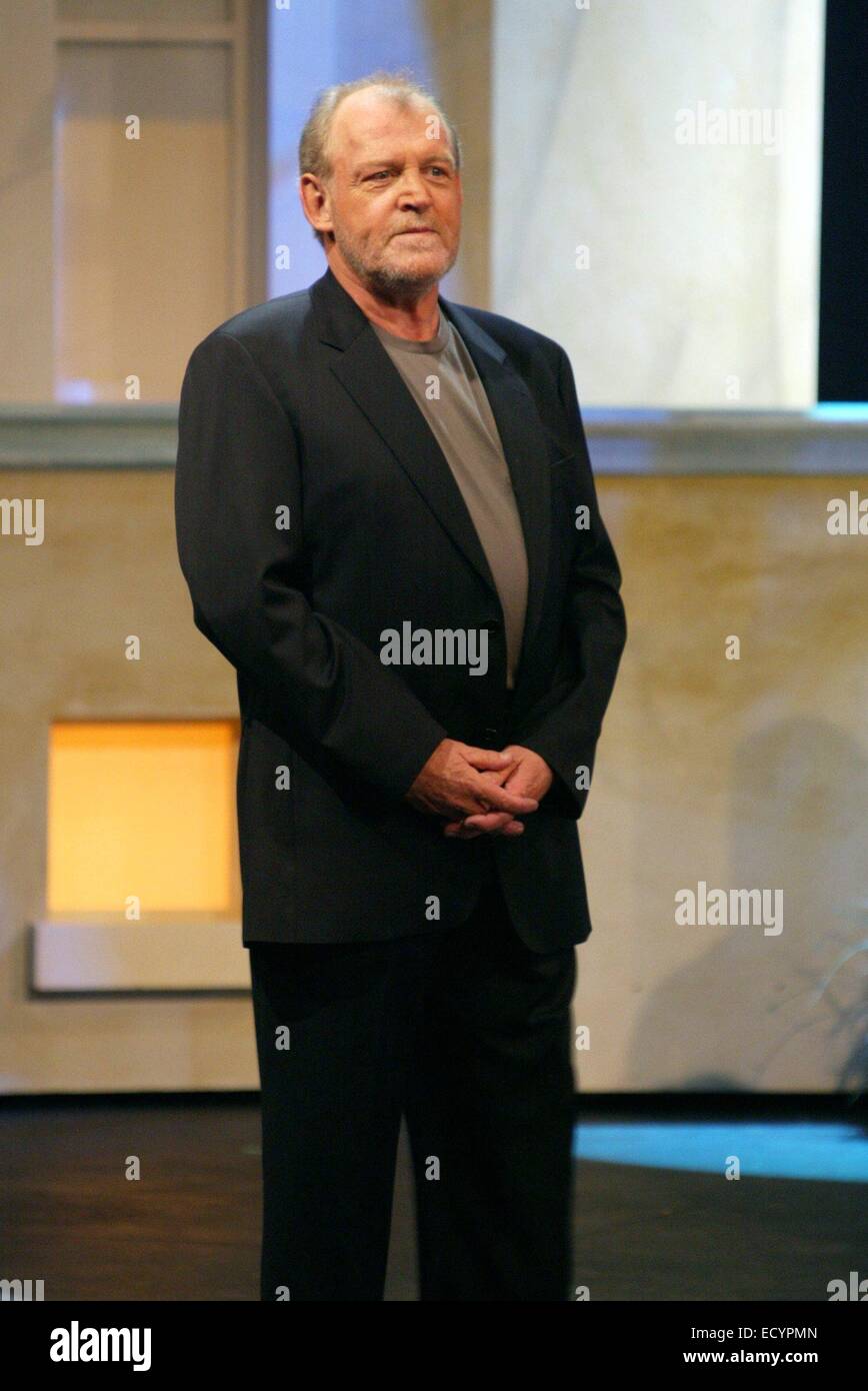 (dpa) - British rock legend Joe Cocker appears in a German television ...