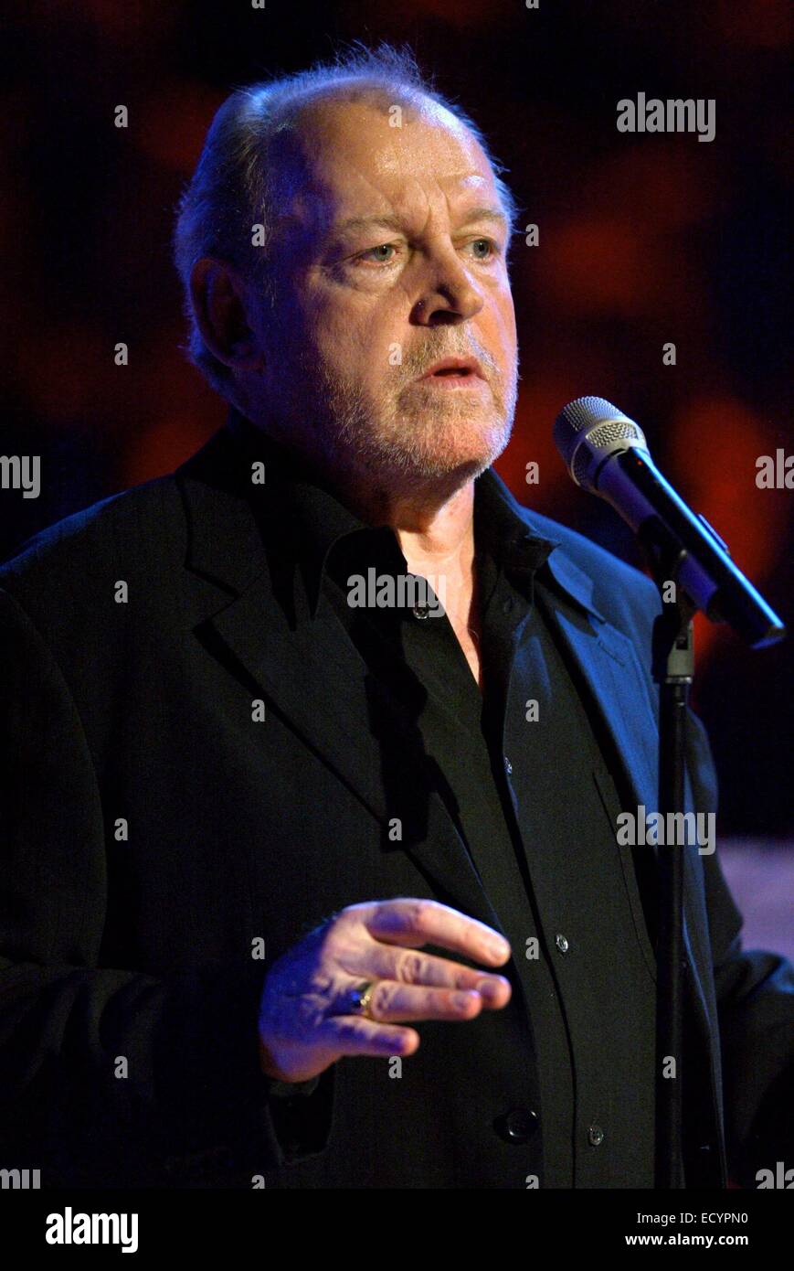 Cologne, Germany. 18th Oct, 2004. (dpa) - Famous British singer Joe ...