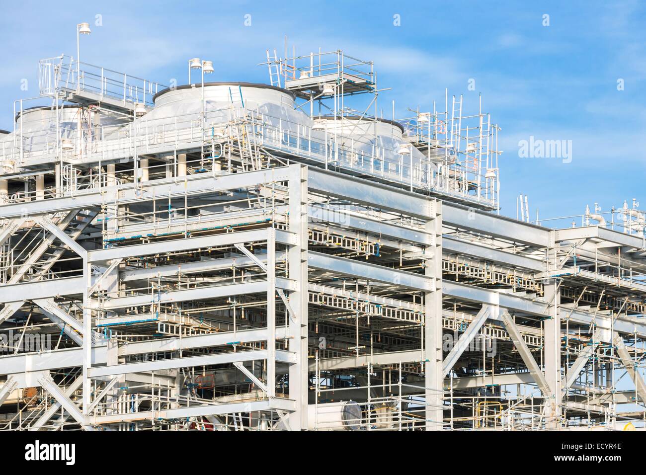 Assembling of liquefied natural gas Refinery Factory with LNG storage ...