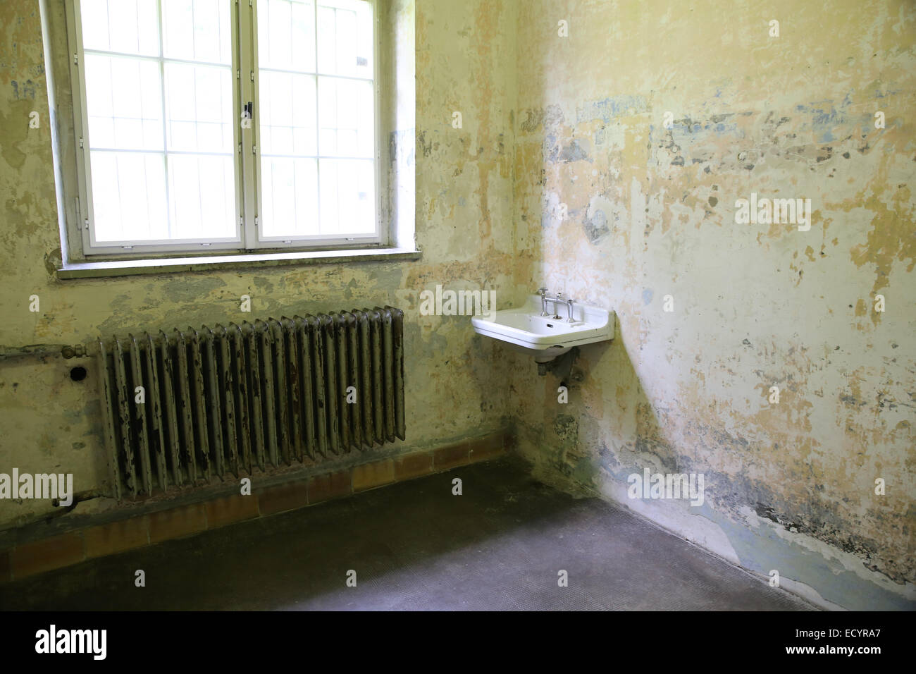 concentration camp maintenance building room Stock Photo - Alamy
