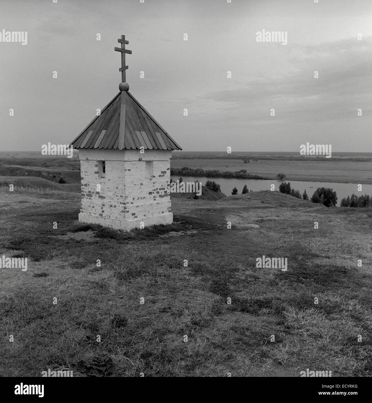 Small chapel at Oka river bank in Konstantinovo Stock Photo - Alamy