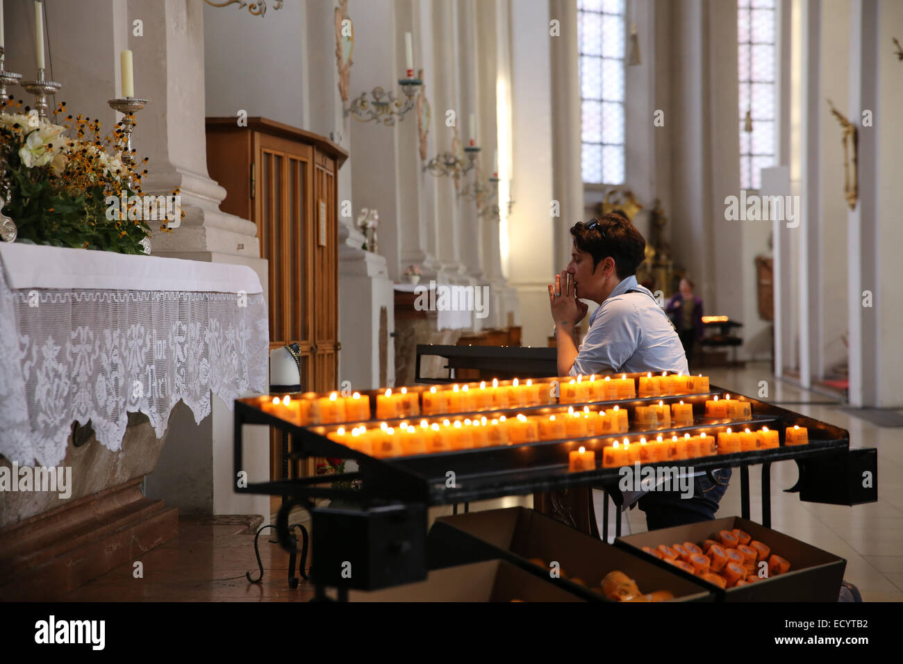 woman praying inside church Stock Photo - Alamy