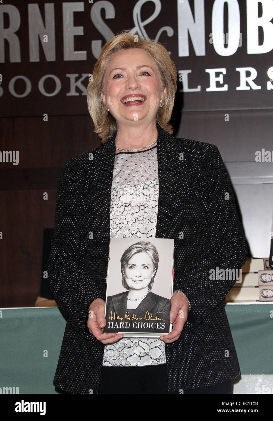 Hillary Rodham Clinton signing for her new book, Hard Choices Featuring ...