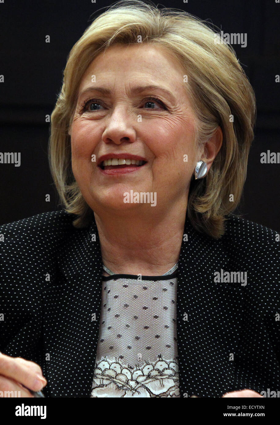 Hillary Rodham Clinton signing for her new book, Hard Choices Featuring ...