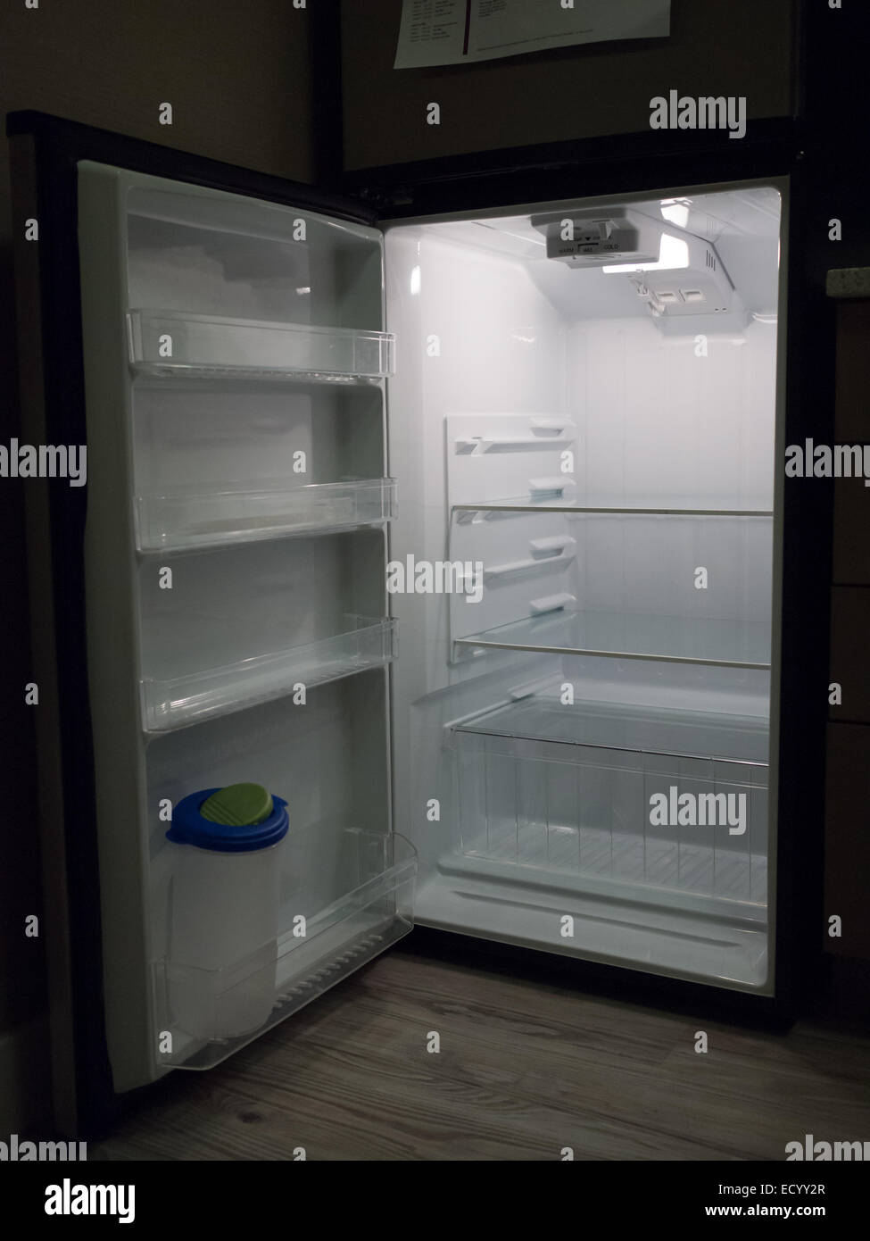 Empty fridge hi-res stock photography and images - Alamy