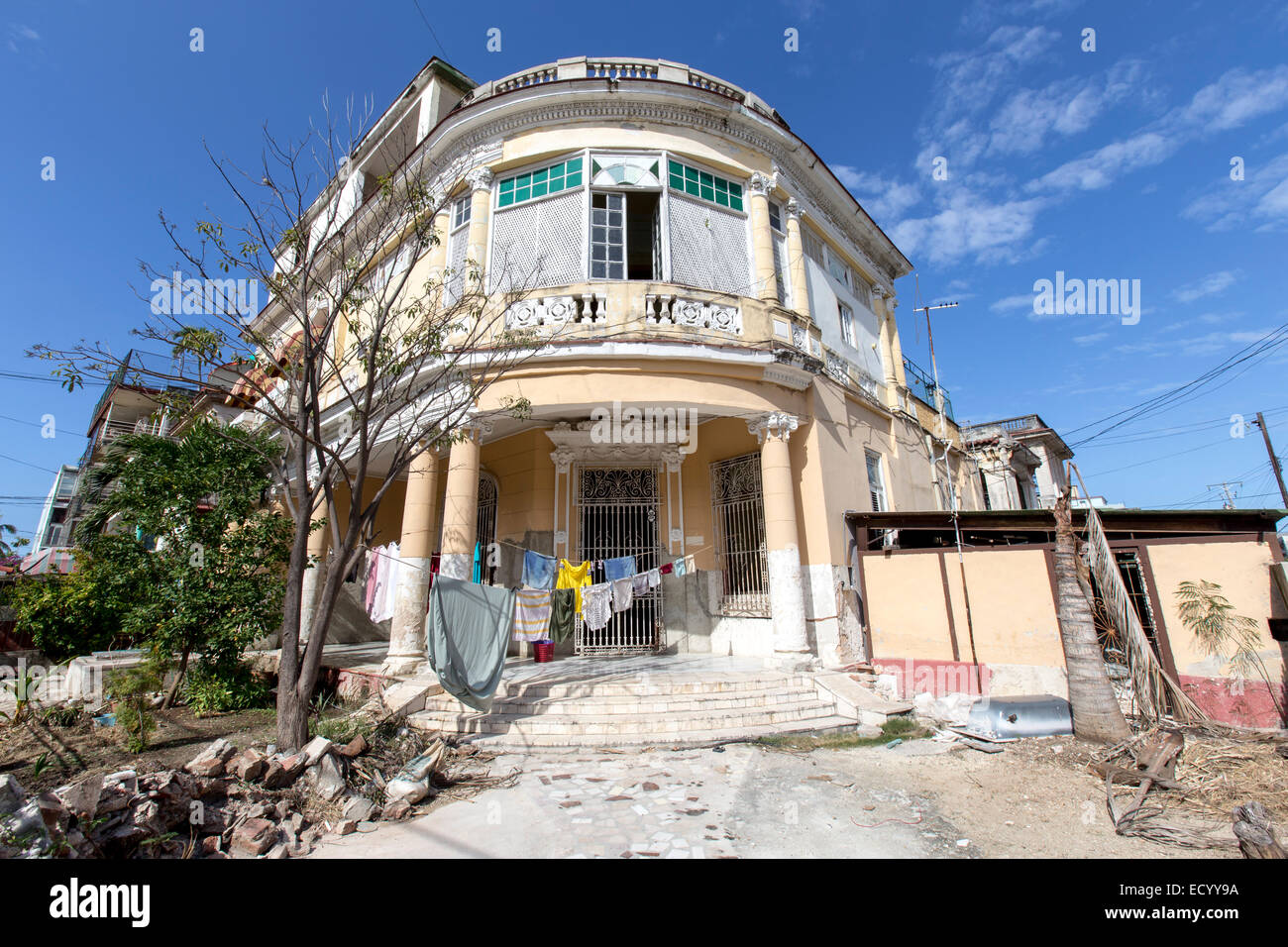 Old and shabby buildings in Havana, Cuba Stock Photo - Alamy