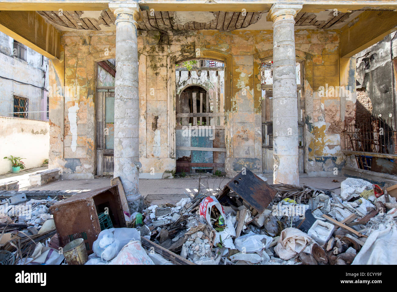 Old and shabby buildings in Havana, Cuba Stock Photo - Alamy