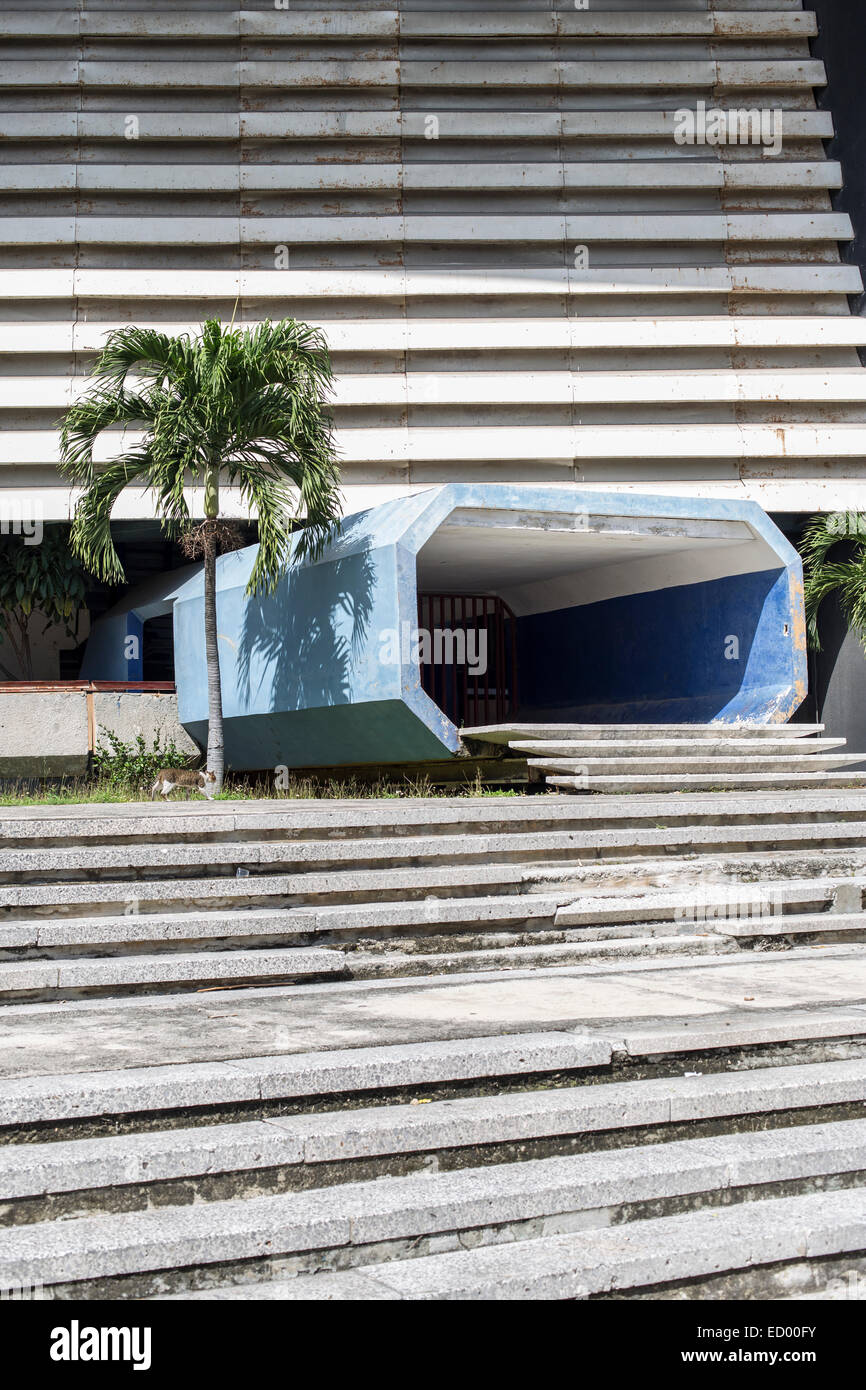Old and shabby buildings in Havana, Cuba Stock Photo - Alamy