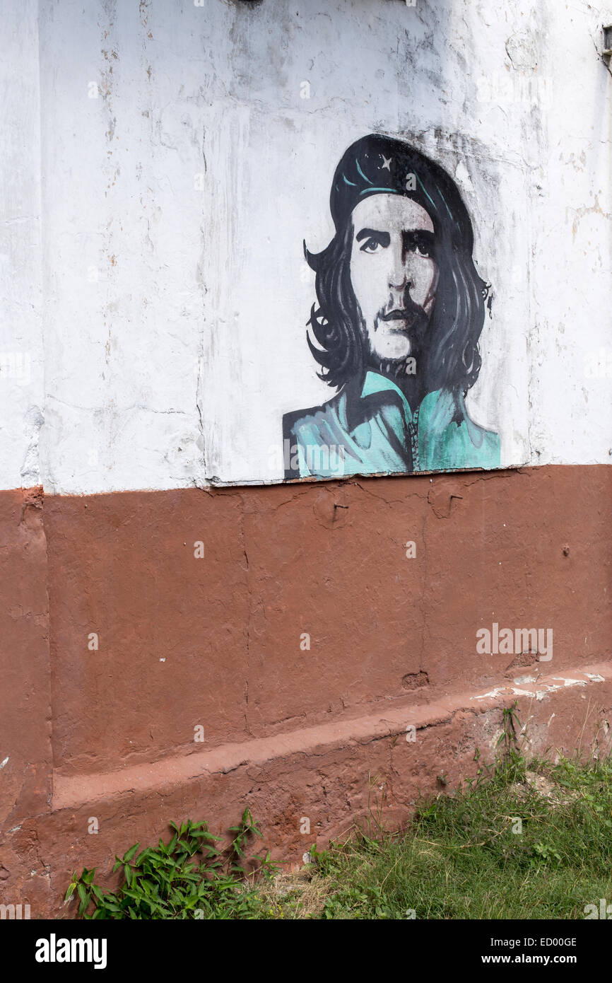 A political mural showing Che Guevara in Havana, Cuba Stock Photo - Alamy