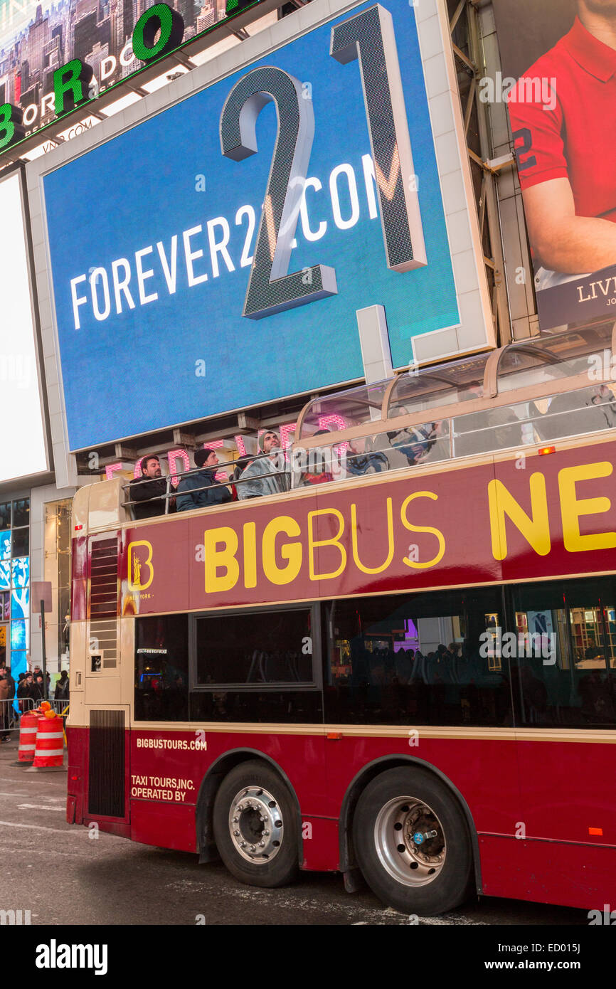 White double decker bus hi-res stock photography and images - Alamy