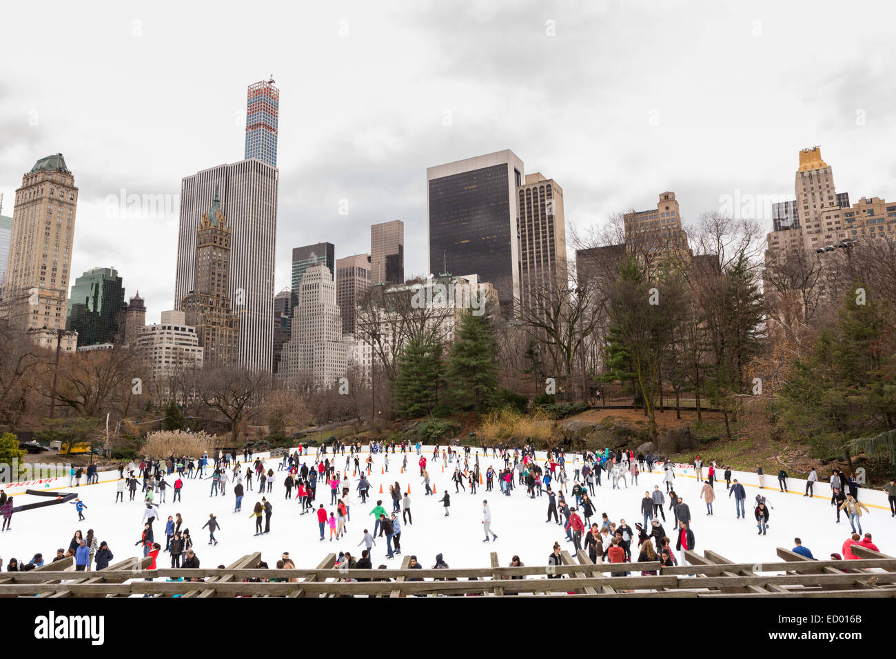 Central park december hi-res stock photography and images - Alamy