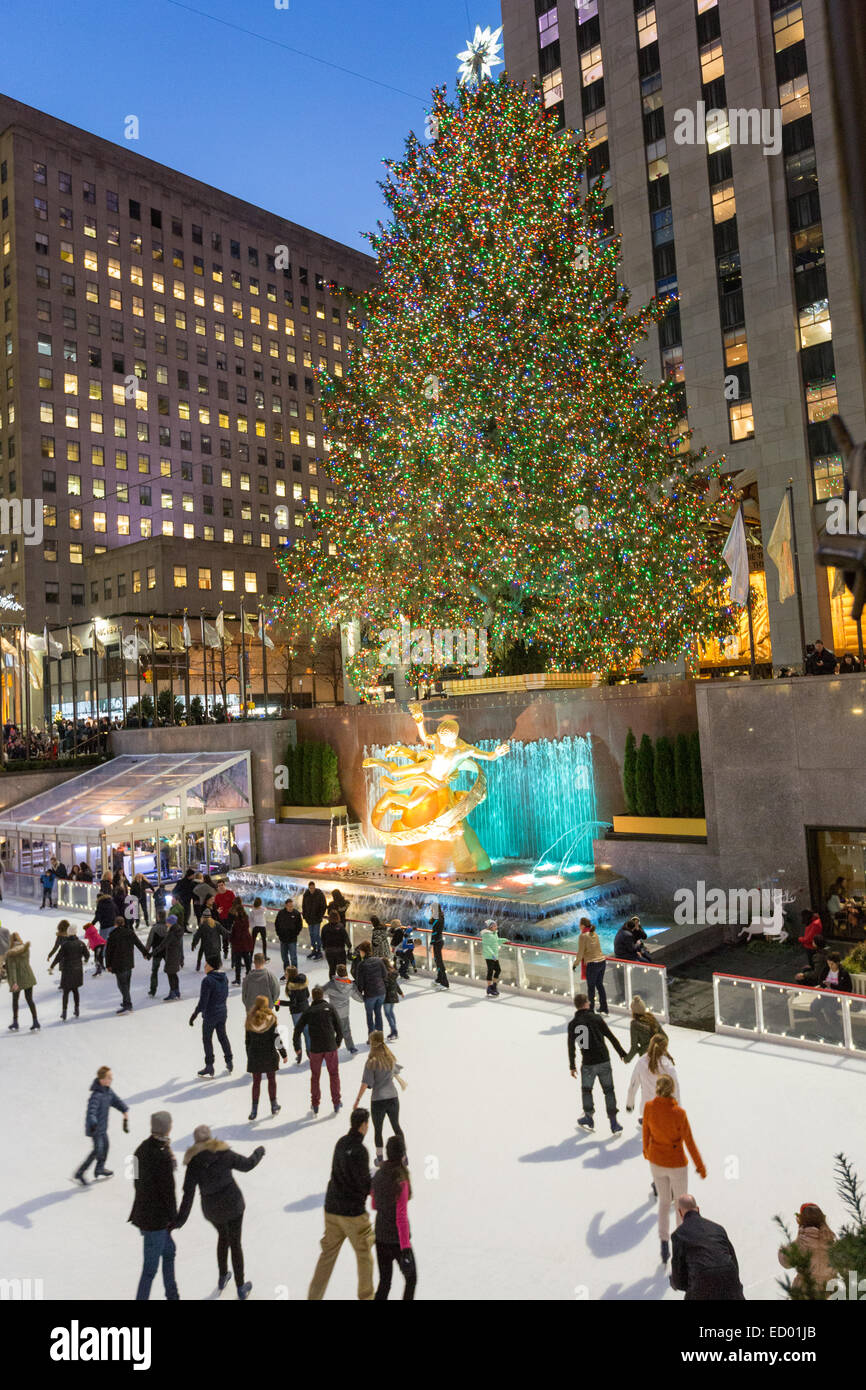 Ice skating during the Christmas holiday lights at the Rink at ...
