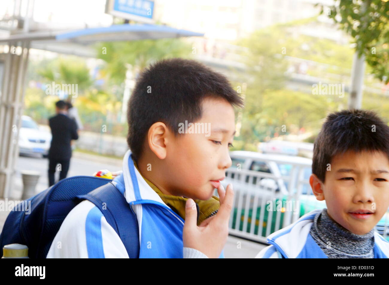 China children on their way to school hi-res stock photography and ...