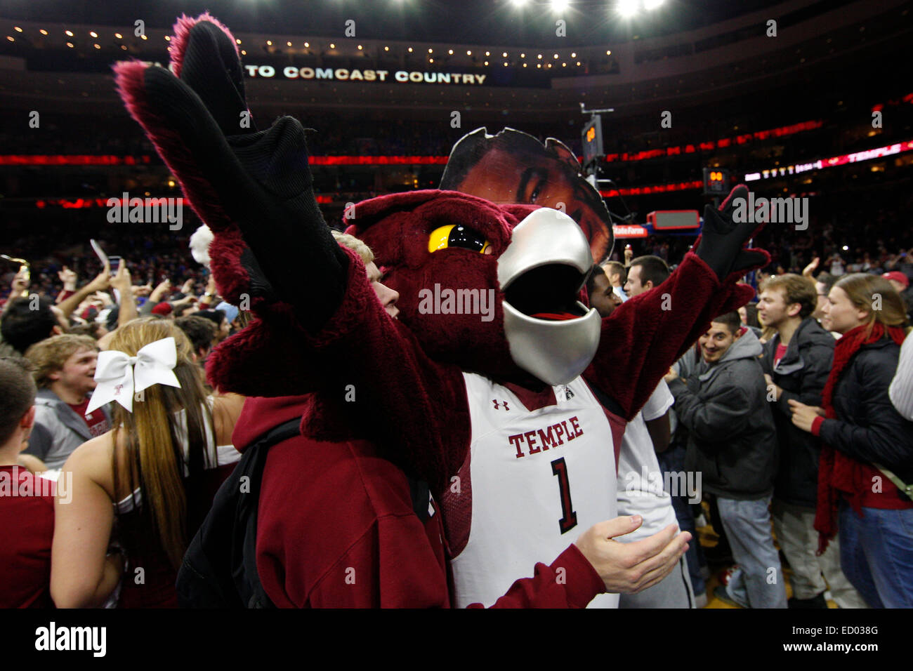 December 22, 2014: Temple Owls mascot Hooter celebrates the win as the ...