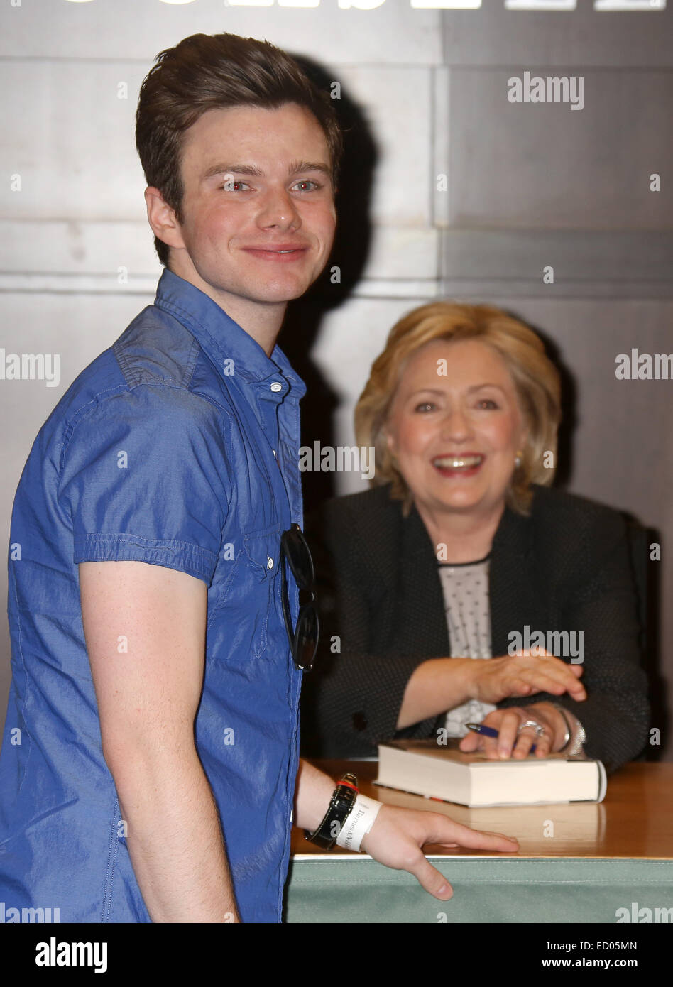 Hillary Rodham Clinton signing for her new book, Hard Choices Featuring ...