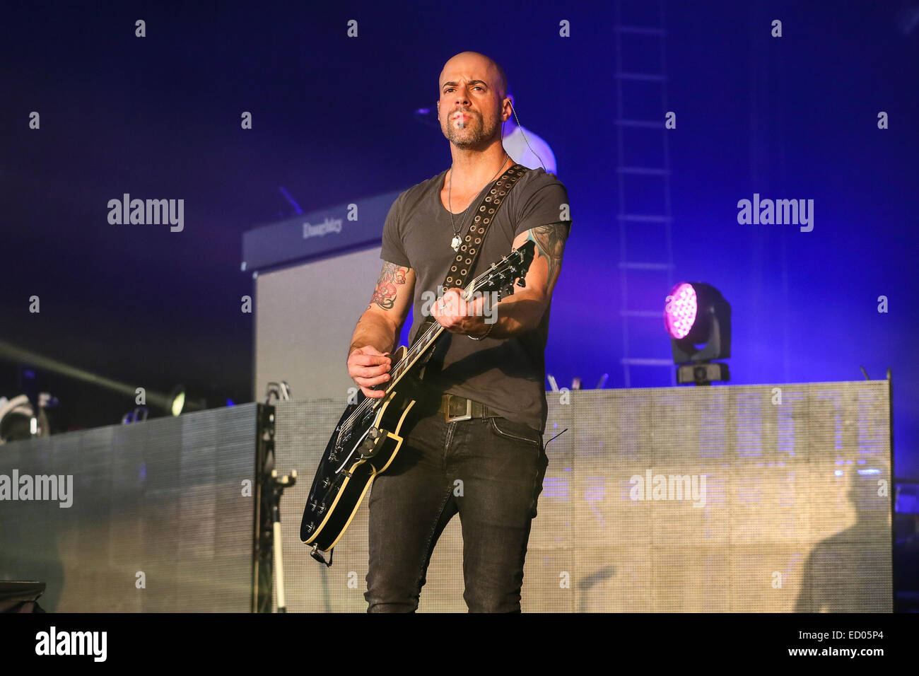 Music Artist Chris Daughtry Stock Photo - Alamy