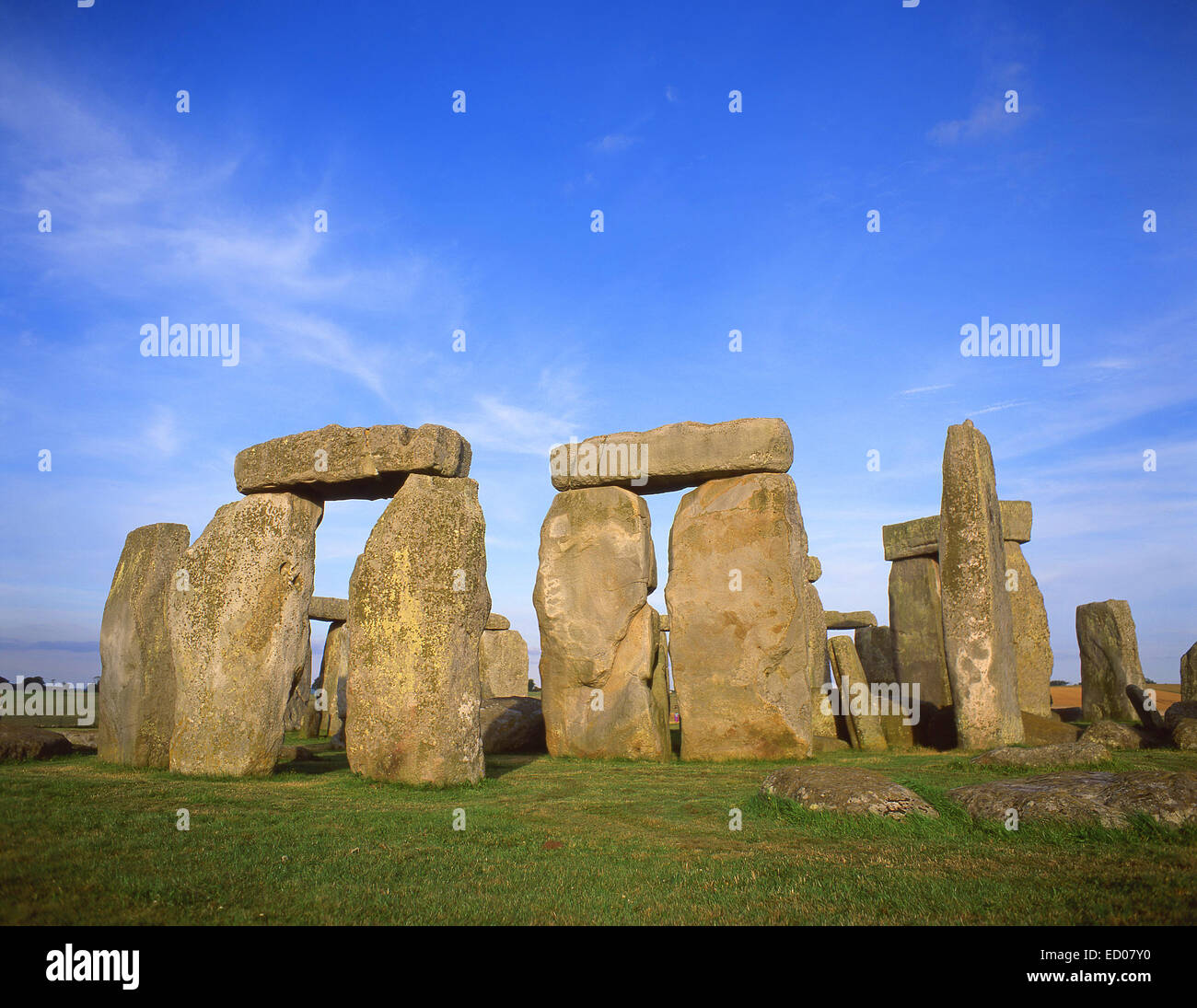 Prehistoric monuments hi-res stock photography and images - Alamy