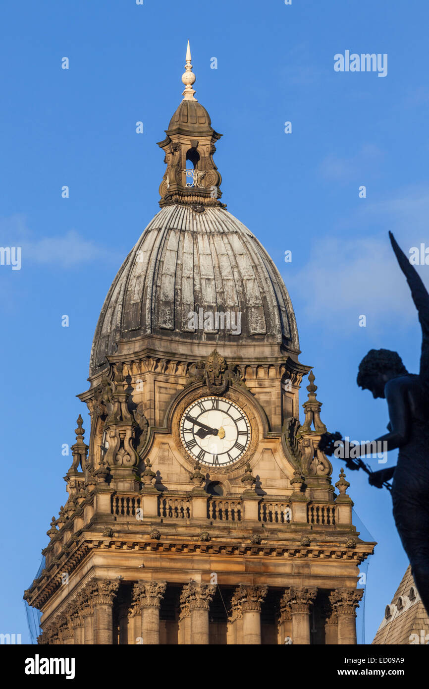 England, Yorkshire, Leeds, Leeds Town Hall, The Town Hall Clock Stock ...